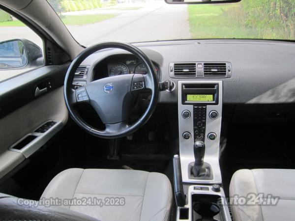 Вольво В50 2009 в Тарту на AUTOMOTO.COM.LV Серый Вольво В50 2009 в Тарту, объемом двигателя 1.60 л и пробегом 239 тыс. км за 3590 €, фото 8 на AUTOMOTO.COM.LV