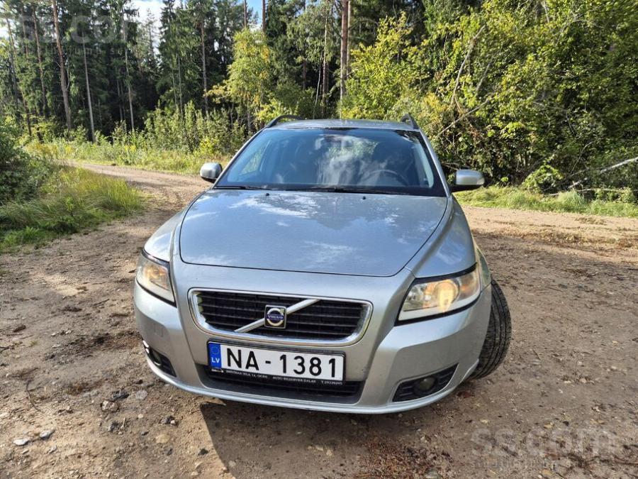 Серый Вольво В50 2009 в Рига, объемом двигателя 1.60 л и пробегом 299 тыс. км за 2400 €, фото 3 на AUTOMOTO.COM.LV