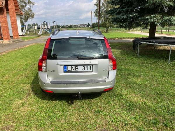 Grey Volvo V50 2009 in Marijampole, with an engine capacity of 2.00 L and mileage of 364 thousand km for 2100 €, photo 3 on AUTOMOTO.COM.LV