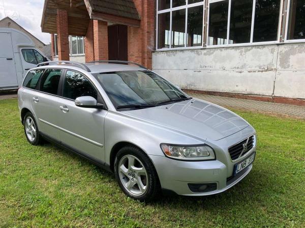 Grey Volvo V50 2009 in Marijampole, with an engine capacity of 2.00 L and mileage of 364 thousand km for 2100 €, photo 5 on AUTOMOTO.COM.LV