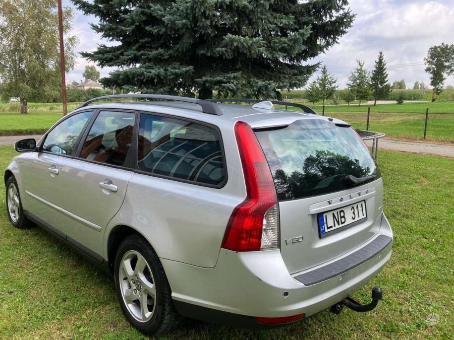 Pelēks Volvo V50 2009 Marijampole, ar dzinēja tilpumu 2.00 L un nobraukumu 364 tūkst. km par 2100 €, foto 7 vietnē AUTOMOTO.COM.LV