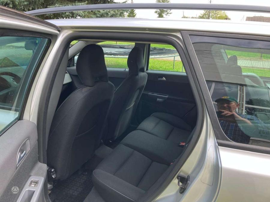 Pelēks Volvo V50 2009 Marijampole, ar dzinēja tilpumu 2.00 L un nobraukumu 364 tūkst. km par 2100 €, foto 10 vietnē AUTOMOTO.COM.LV