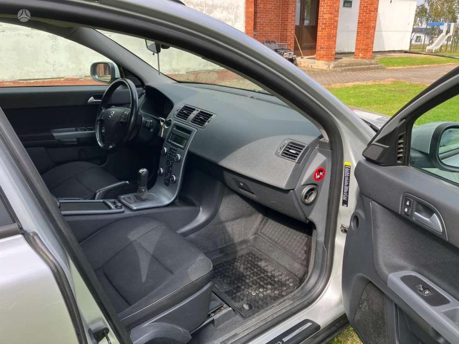Pelēks Volvo V50 2009 Marijampole, ar dzinēja tilpumu 2.00 L un nobraukumu 364 tūkst. km par 2100 €, foto 11 vietnē AUTOMOTO.COM.LV