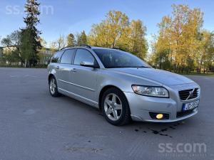 Grey Volvo V50 2009 in Riga, with an engine capacity of 1.60 L and mileage of 283 thousand km for 2200 €, photo 3 on AUTOMOTO.COM.LV