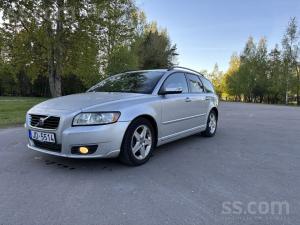 Grey Volvo V50 2009 in Riga, with an engine capacity of 1.60 L and mileage of 283 thousand km for 2200 €, photo 4 on AUTOMOTO.COM.LV