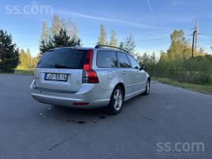 Grey Volvo V50 2009 in Riga, with an engine capacity of 1.60 L and mileage of 283 thousand km for 2200 €, photo 7 on AUTOMOTO.COM.LV