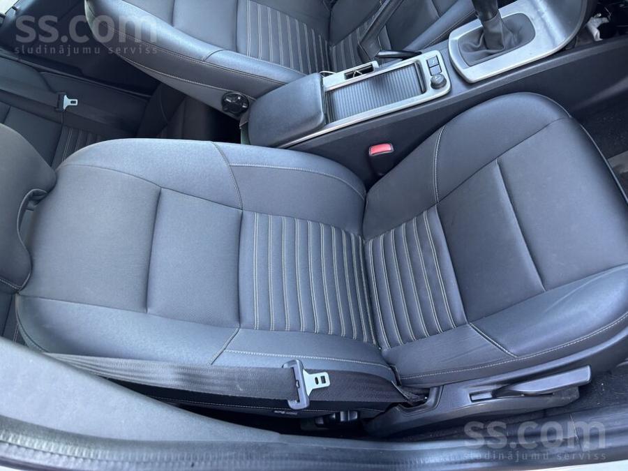 Grey Volvo V50 2009 in Riga, with an engine capacity of 1.60 L and mileage of 283 thousand km for 2200 €, photo 12 on AUTOMOTO.COM.LV