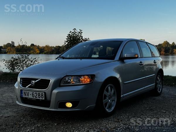 Grey Volvo V50 2009 in Riga, with an engine capacity of 2.00 L and mileage of 346 thousand km for 1950 €, photo 8 on AUTOMOTO.COM.LV