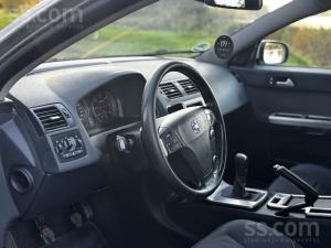 Grey Volvo V50 2009 in Riga, with an engine capacity of 2.00 L and mileage of 346 thousand km for 1950 €, photo 10 on AUTOMOTO.COM.LV