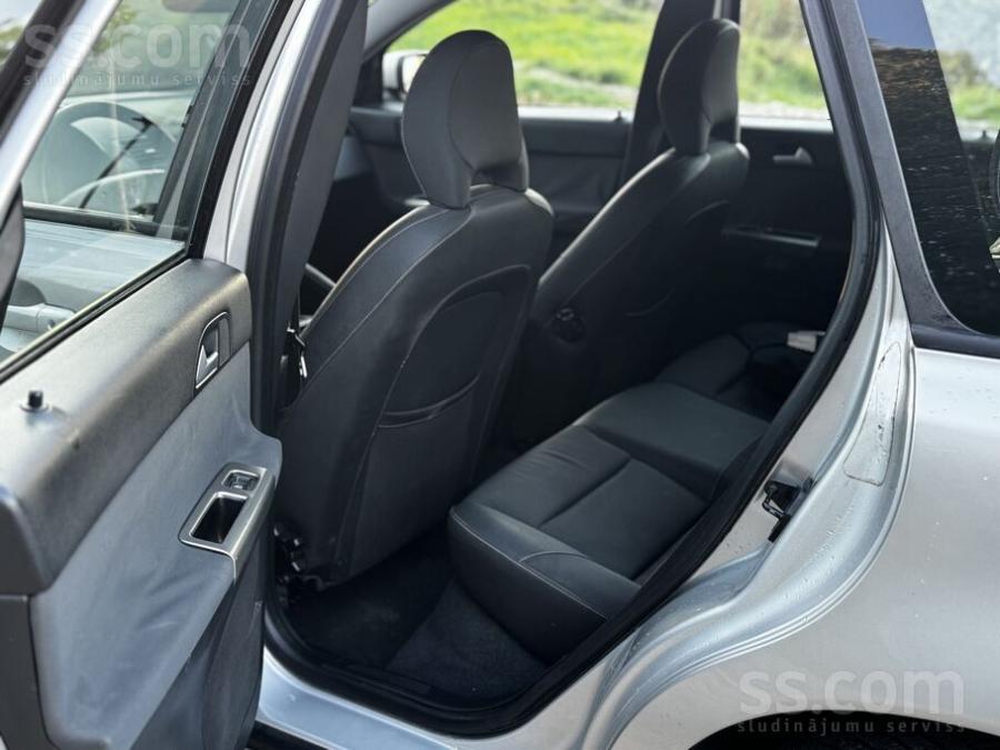 Grey Volvo V50 2009 in Riga, with an engine capacity of 2.00 L and mileage of 346 thousand km for 1950 €, photo 11 on AUTOMOTO.COM.LV