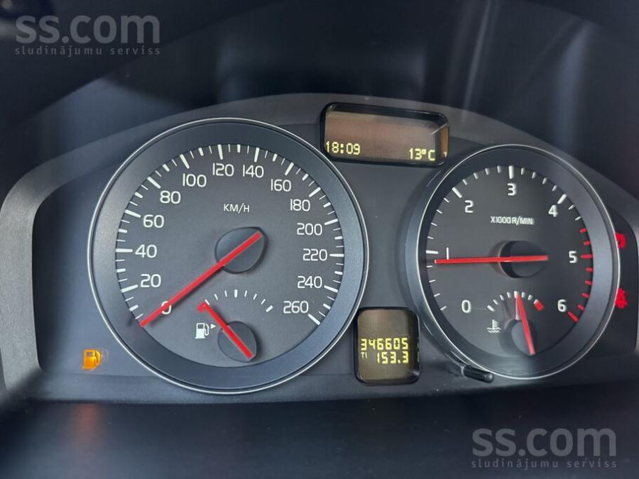 Grey Volvo V50 2009 in Riga, with an engine capacity of 2.00 L and mileage of 346 thousand km for 1950 €, photo 17 on AUTOMOTO.COM.LV