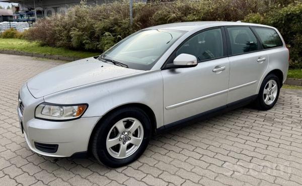 Grey Volvo V50 2009 in Riga, with an engine capacity of 1.60 L and mileage of 324 thousand km for 1990 €, photo 5 on AUTOMOTO.COM.LV