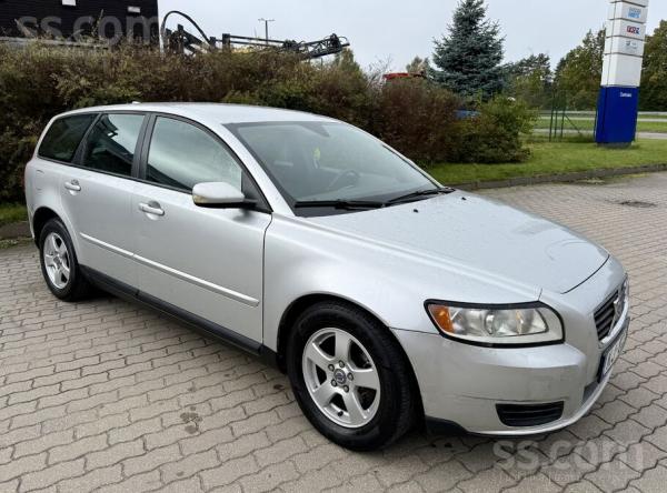 Grey Volvo V50 2009 in Riga, with an engine capacity of 1.60 L and mileage of 324 thousand km for 1990 €, photo 6 on AUTOMOTO.COM.LV