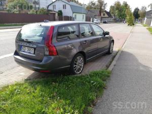 Pelēks Volvo V50 2009 Daugavpils, ar dzinēja tilpumu 2.00 L un nobraukumu 226 tūkst. km par 2000 €, foto 4 vietnē AUTOMOTO.COM.LV