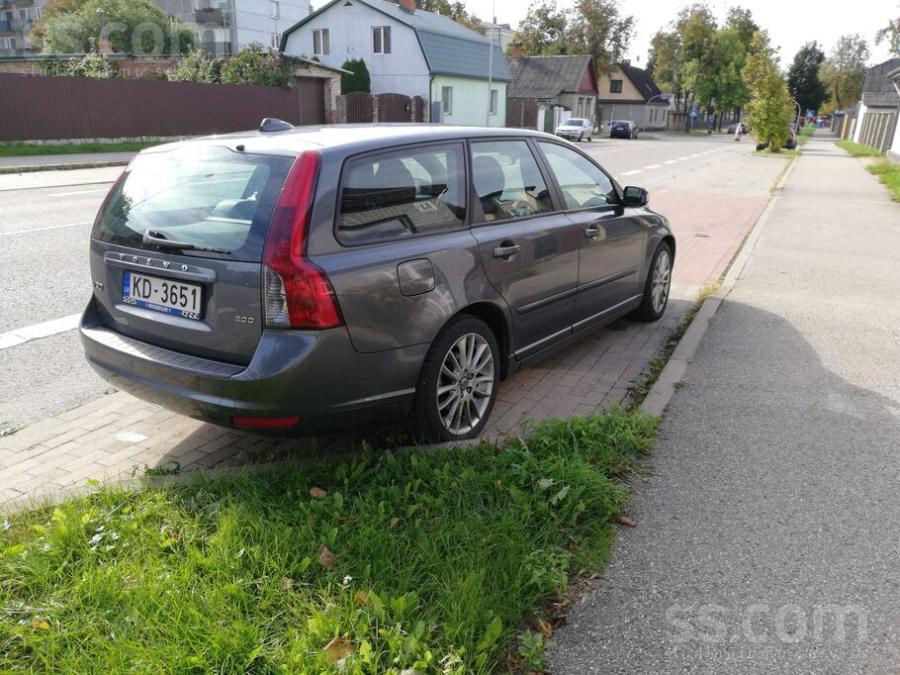 Pelēks Volvo V50 2009 Daugavpils, ar dzinēja tilpumu 2.00 L un nobraukumu 226 tūkst. km par 2000 €, foto 4 vietnē AUTOMOTO.COM.LV
