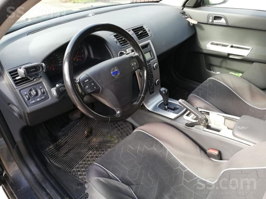 Pelēks Volvo V50 2009 Daugavpils, ar dzinēja tilpumu 2.00 L un nobraukumu 226 tūkst. km par 2000 €, foto 6 vietnē AUTOMOTO.COM.LV