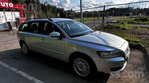 Pelēks Volvo V50 2009 Rīga, ar dzinēja tilpumu 1.60 L un nobraukumu 177 tūkst. km par 1300 €, foto  vietnē AUTOMOTO.COM.LV