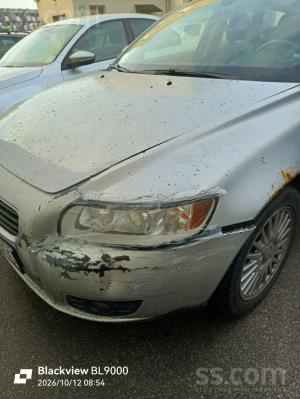 Pelēks Volvo V50 2009 Rīga, ar dzinēja tilpumu 1.60 L un nobraukumu 177 tūkst. km par 1300 €, foto 4 vietnē AUTOMOTO.COM.LV