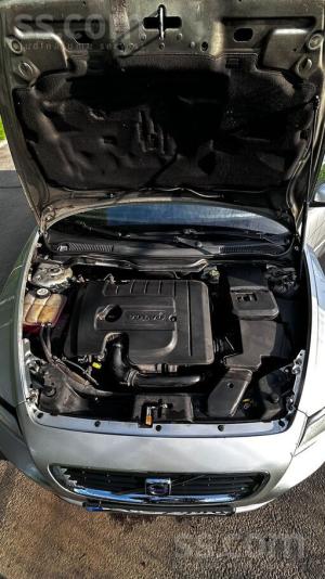 Pelēks Volvo V50 2009 Rīga, ar dzinēja tilpumu 1.60 L un nobraukumu 177 tūkst. km par 1300 €, foto 5 vietnē AUTOMOTO.COM.LV