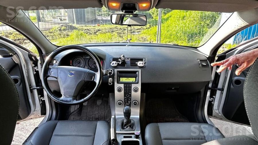 Pelēks Volvo V50 2009 Rīga, ar dzinēja tilpumu 1.60 L un nobraukumu 177 tūkst. km par 1300 €, foto 9 vietnē AUTOMOTO.COM.LV