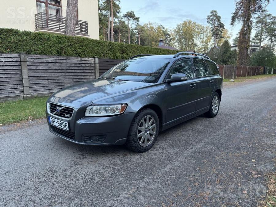 Pelēks Volvo V50 2009 Jūrmala, ar dzinēja tilpumu 2.00 L un nobraukumu 310 tūkst. km par 2300 €, foto 3 vietnē AUTOMOTO.COM.LV