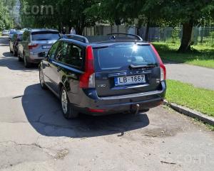 Grey Volvo V50 2010 in Riga, with an engine capacity of 1.60 L and mileage of 278 thousand km for 2300 €, photo 2 on AUTOMOTO.COM.LV