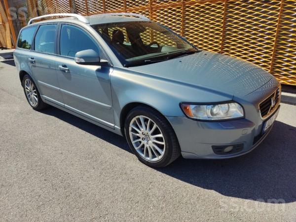 Pelēks Volvo V50 2010 Rīga, ar dzinēja tilpumu 2.00 L un nobraukumu 0 tūkst. km par 3550 €, foto 4 vietnē AUTOMOTO.COM.LV
