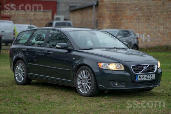 Grey Volvo V50 2010 in Liepaja, with an engine capacity of 1.60 L and mileage of 380 thousand km for 3500 €, photo 5 on AUTOMOTO.COM.LV