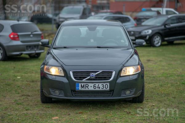 Grey Volvo V50 2010 in Liepaja, with an engine capacity of 1.60 L and mileage of 380 thousand km for 3500 €, photo 6 on AUTOMOTO.COM.LV