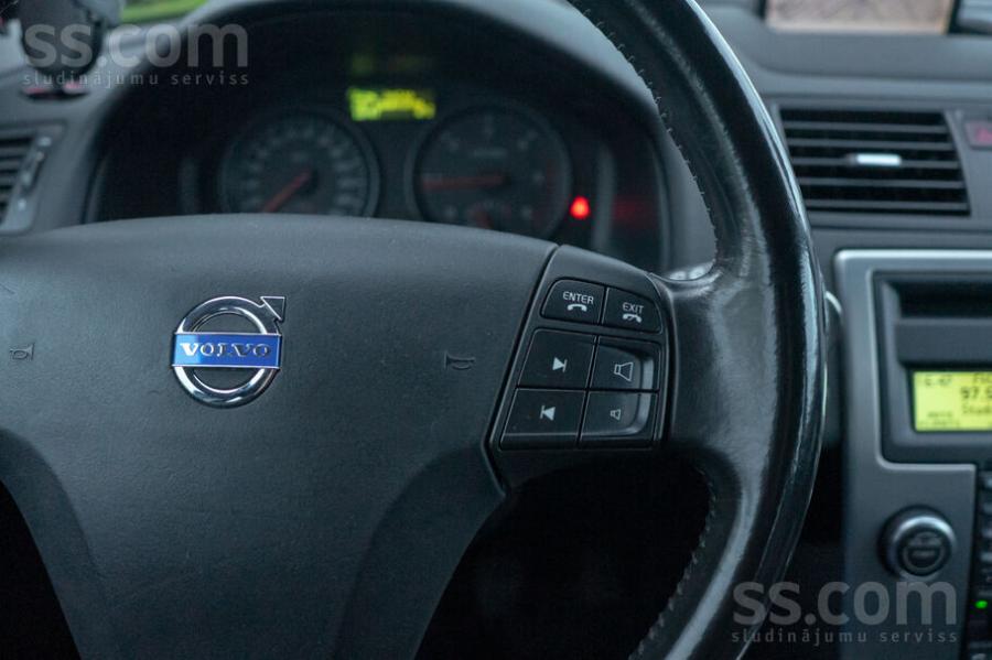 Grey Volvo V50 2010 in Liepaja, with an engine capacity of 1.60 L and mileage of 380 thousand km for 3500 €, photo 23 on AUTOMOTO.COM.LV