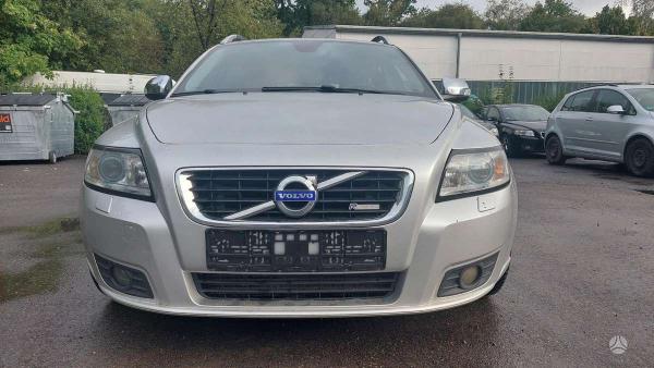 Grey Volvo V50 2010 in Panevezys, with an engine capacity of 1.56 L and mileage of 345 thousand km for 3200 €, photo 1 on AUTOMOTO.COM.LV