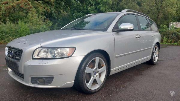 Grey Volvo V50 2010 in Panevezys, with an engine capacity of 1.56 L and mileage of 345 thousand km for 3200 €, photo 2 on AUTOMOTO.COM.LV