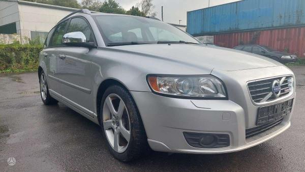 Grey Volvo V50 2010 in Panevezys, with an engine capacity of 1.56 L and mileage of 345 thousand km for 3200 €, photo 3 on AUTOMOTO.COM.LV