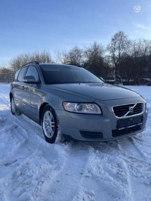 Grey Volvo V50 2010 in Kaunas, with an engine capacity of 1.56 L and mileage of 294 thousand km for 2750 €, photo 3 on AUTOMOTO.COM.LV