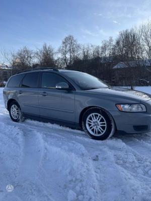 Grey Volvo V50 2010 in Kaunas, with an engine capacity of 1.56 L and mileage of 294 thousand km for 2750 €, photo 4 on AUTOMOTO.COM.LV