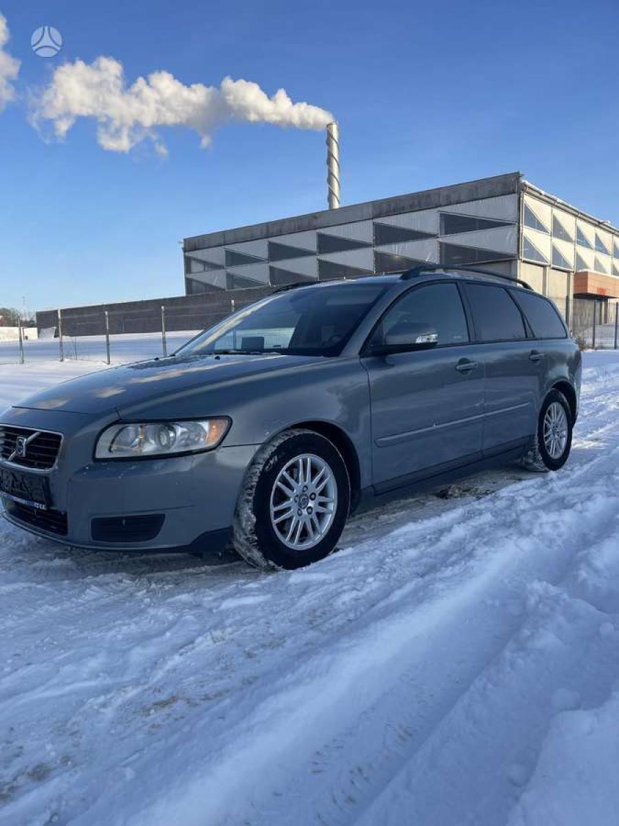 Grey Volvo V50 2010 in Kaunas, with an engine capacity of 1.56 L and mileage of 294 thousand km for 2750 €, photo 5 on AUTOMOTO.COM.LV