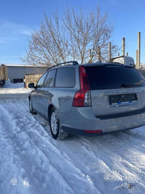Grey Volvo V50 2010 in Kaunas, with an engine capacity of 1.56 L and mileage of 294 thousand km for 2750 €, photo 7 on AUTOMOTO.COM.LV