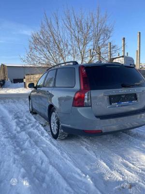 Grey Volvo V50 2010 in Kaunas, with an engine capacity of 1.56 L and mileage of 294 thousand km for 2750 €, photo 7 on AUTOMOTO.COM.LV