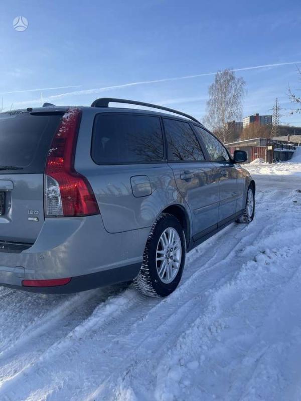 Grey Volvo V50 2010 in Kaunas, with an engine capacity of 1.56 L and mileage of 294 thousand km for 2750 €, photo 9 on AUTOMOTO.COM.LV