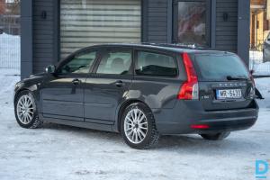 Grey Volvo V50 2010 in Liepaja, with an engine capacity of 1.60 L and mileage of 380 thousand km for 3500 €, photo 2 on AUTOMOTO.COM.LV