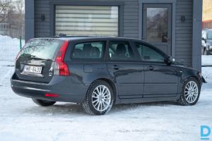 Grey Volvo V50 2010 in Liepaja, with an engine capacity of 1.60 L and mileage of 380 thousand km for 3500 €, photo 3 on AUTOMOTO.COM.LV