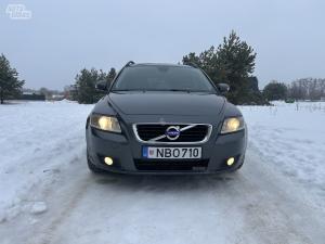 Pelēks Volvo V50 2010 Viļņa, ar dzinēja tilpumu 2.00 L un nobraukumu 352 tūkst. km par 3200 €, foto  vietnē AUTOMOTO.COM.LV