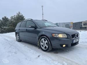 Grey Volvo V50 2010 in Vilnius, with an engine capacity of 2.00 L and mileage of 352 thousand km for 3200 €, photo 2 on AUTOMOTO.COM.LV