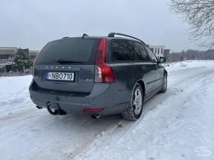 Grey Volvo V50 2010 in Vilnius, with an engine capacity of 2.00 L and mileage of 352 thousand km for 3200 €, photo 4 on AUTOMOTO.COM.LV