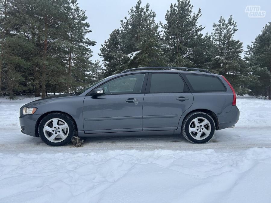 Grey Volvo V50 2010 in Vilnius, with an engine capacity of 2.00 L and mileage of 352 thousand km for 3200 €, photo 7 on AUTOMOTO.COM.LV