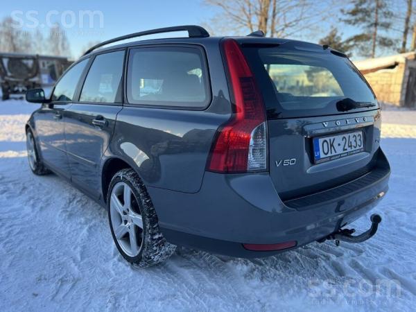 Pelēks Volvo V50 2010 Rēzekne, ar dzinēja tilpumu 1.60 L un nobraukumu 294 tūkst. km par 3950 €, foto 6 vietnē AUTOMOTO.COM.LV