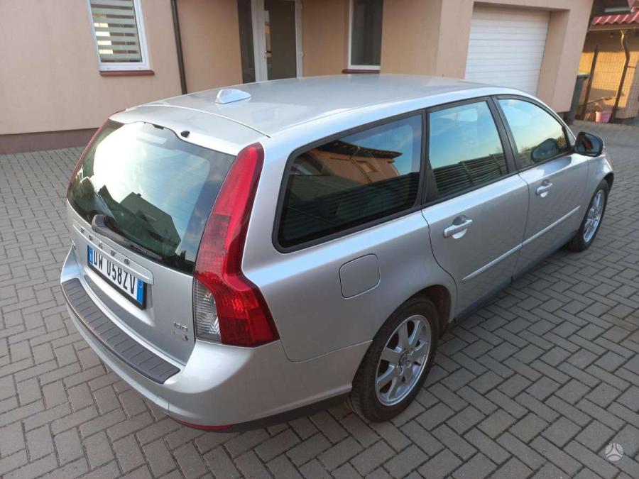 Pelēks Volvo V50 2010 Viļņa, ar dzinēja tilpumu 1.60 L un nobraukumu 303 tūkst. km par 2950 €, foto 7 vietnē AUTOMOTO.COM.LV