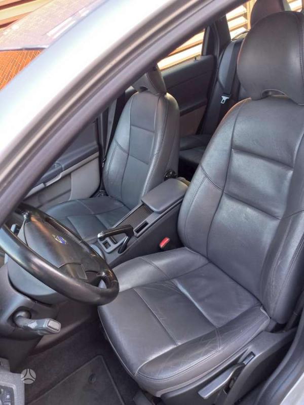 Grey Volvo V50 2010 in Vilnius, with an engine capacity of 1.60 L and mileage of 303 thousand km for 2850 €, photo 11 on AUTOMOTO.COM.LV