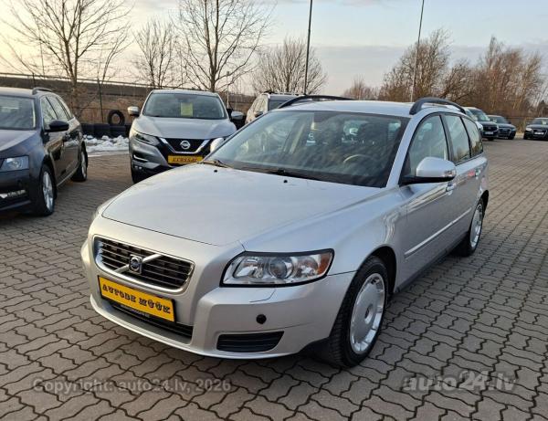 Pelēks Volvo V50 2010 Tartu, ar dzinēja tilpumu 0.00 L un nobraukumu 263 tūkst. km par 3990 €, foto 1 vietnē AUTOMOTO.COM.LV