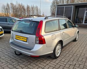 Pelēks Volvo V50 2010 Tartu, ar dzinēja tilpumu 0.00 L un nobraukumu 263 tūkst. km par 3990 €, foto 3 vietnē AUTOMOTO.COM.LV